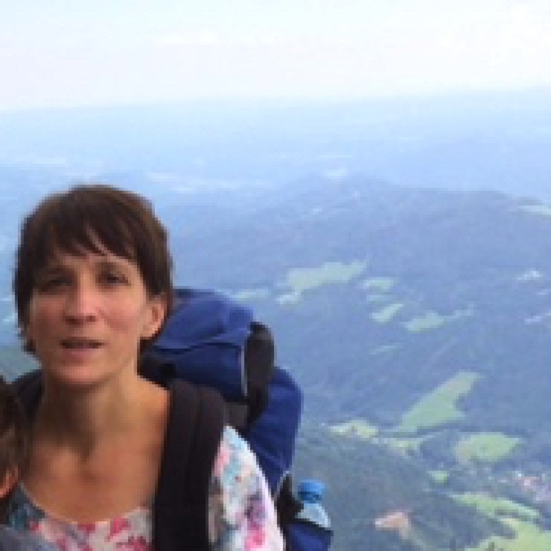 Julia Handl | Universidad San Francisco de Quito